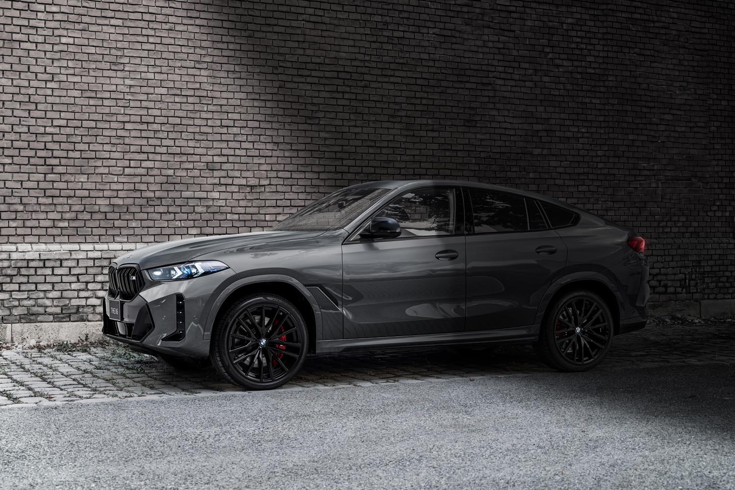 「BMW X6」にブラックでコーディネートした限定車「Edition Shadow（エディションシャドー）」登場 【ニュース】 - webCG