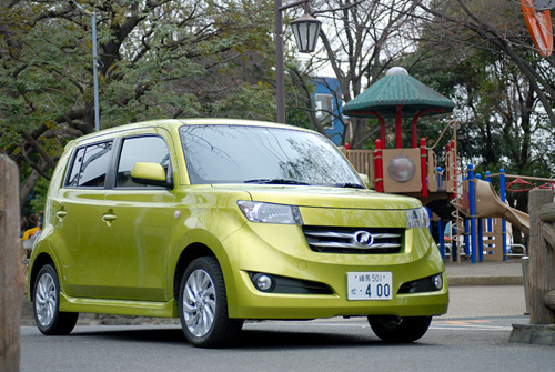 トヨタbB1.5 Z “Q version”（FF/4AT）【ブリーフテスト】 トヨタbB 1.5Z “Q version”（FF/4AT ...