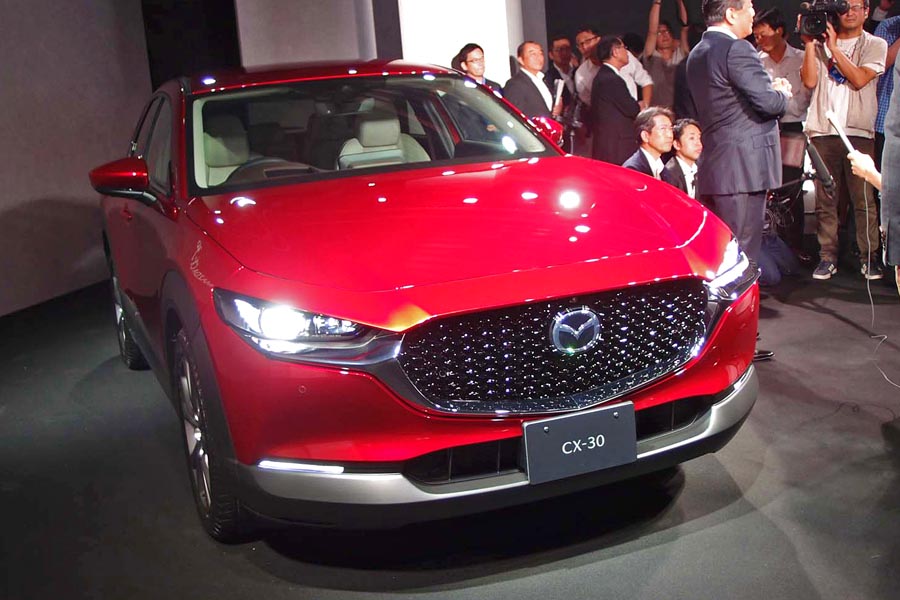 「マツダCX-30」発表会の会場から 内装・外装など27枚 【画像・写真】 - webCG