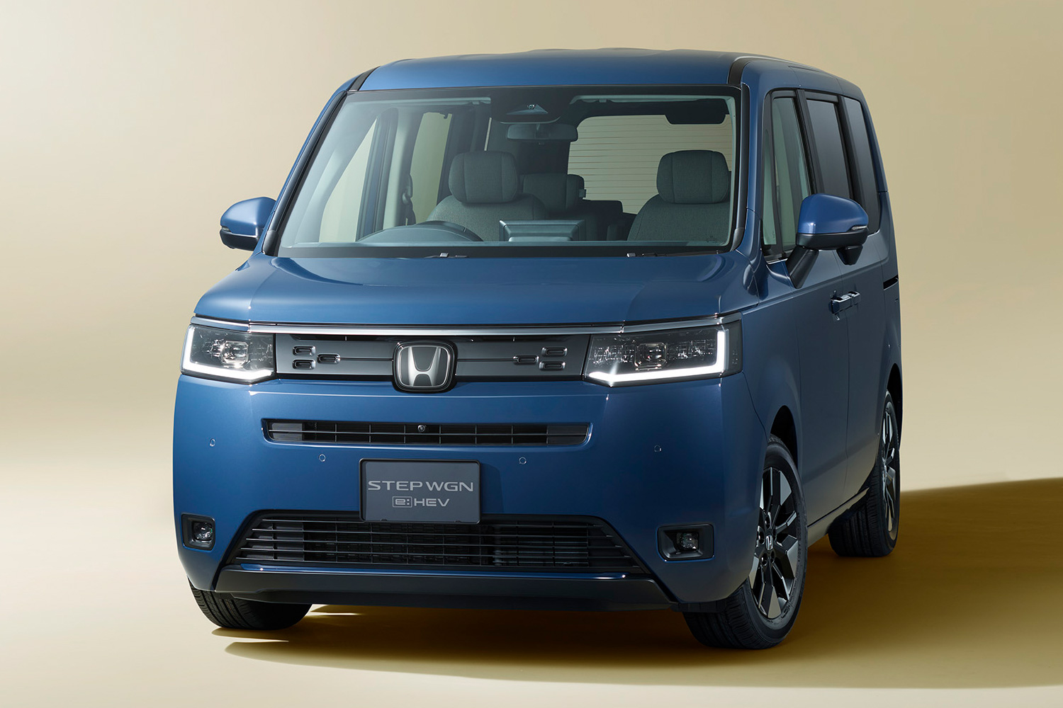 おめでとう30周年！ 「ホンダ・ステップワゴン」の30周年特別仕様車発売 【ニュース】 - webCG