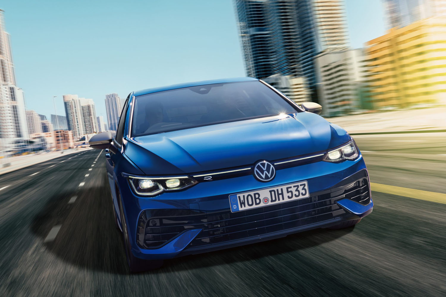 新型「ゴルフR」「ゴルフRヴァリアント」が日本上陸 2リッターターボエンジンは最高出力320PSを発生 【ニュース】 - webCG