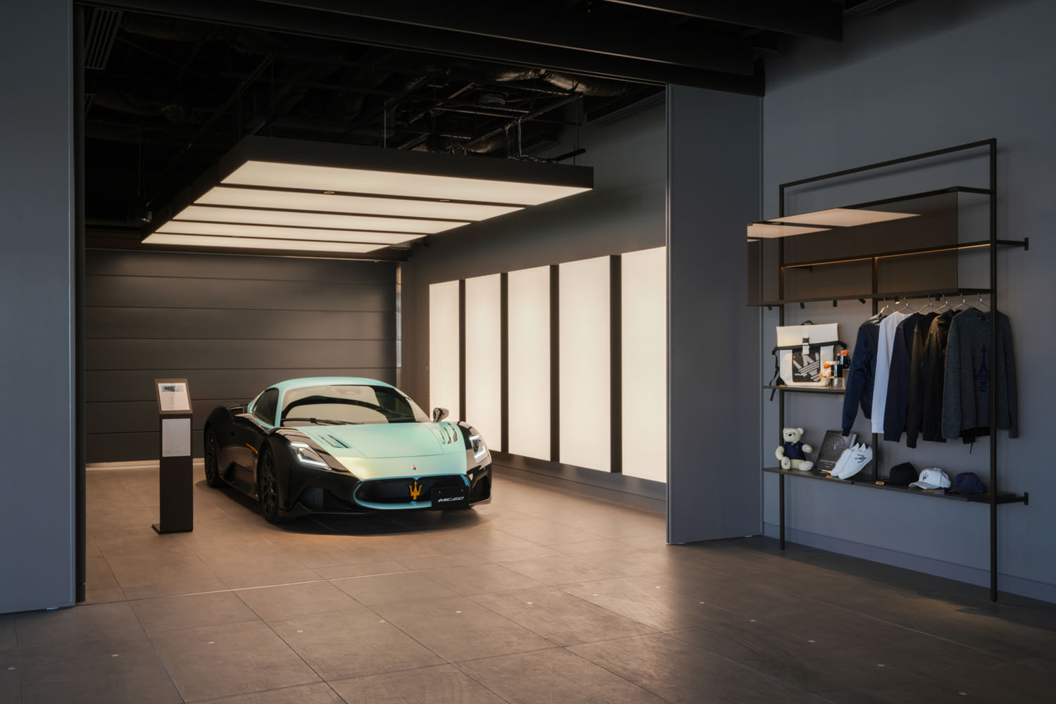 マセラティの最新CIを導入した正規ディーラー「マセラティ横浜港北」がオープン 【ニュース】 - webCG