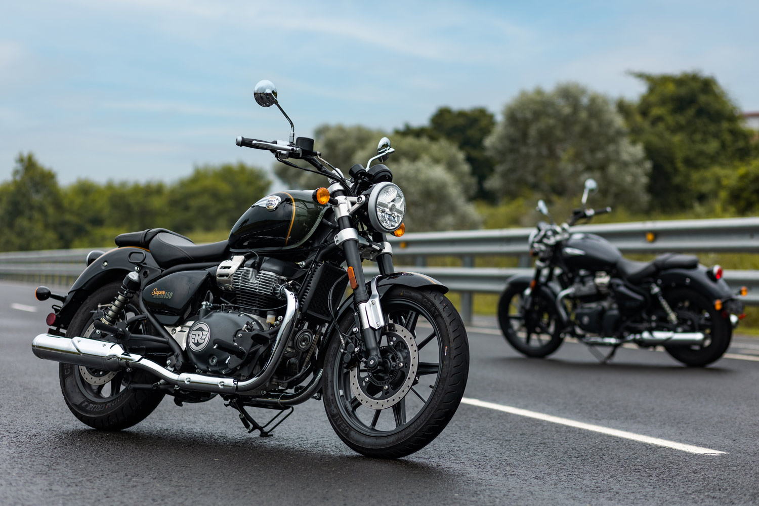 ロイヤルエンフィールドが「スーパーメテオ650」を日本に導入 排気量650cc級のクルーザーモデル 【ニュース】 - webCG