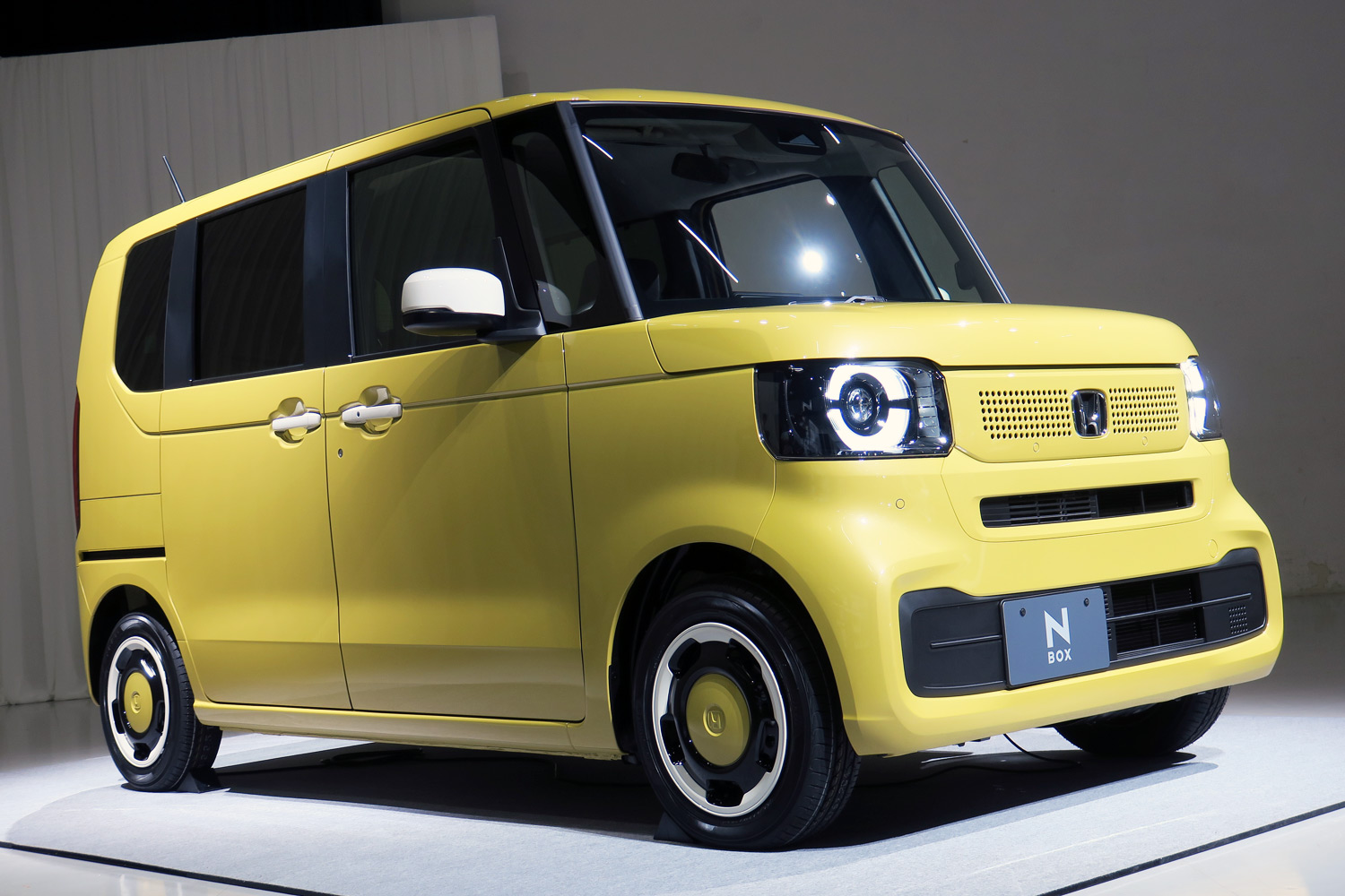 新型ホンダN-BOX／N-BOXカスタム 内装・外装など127枚 【画像・写真】 - webCG