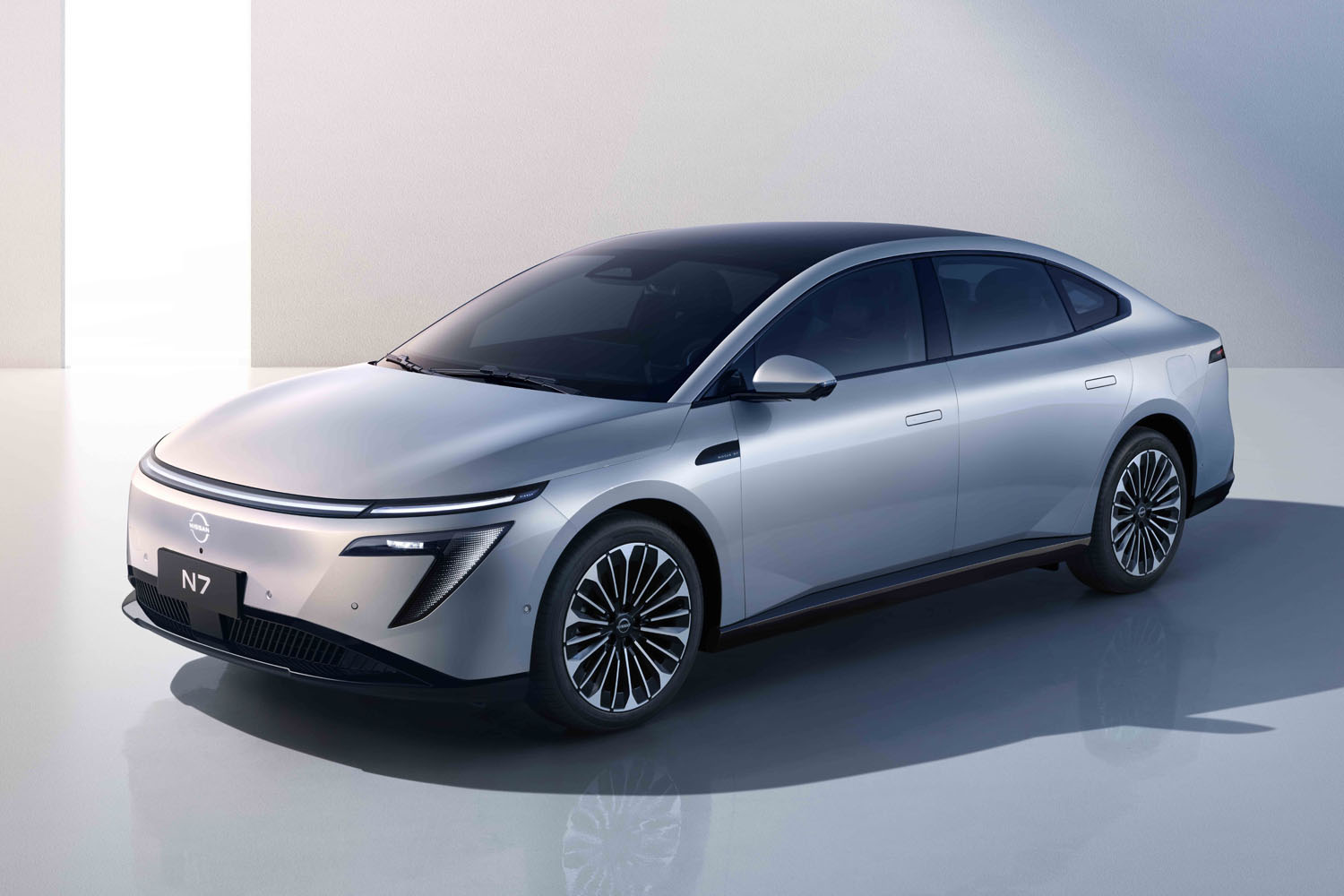 東風日産が新型フル電動セダン「N7」の詳細を発表【上海モーターショー2025】 【ニュース】 - webCG