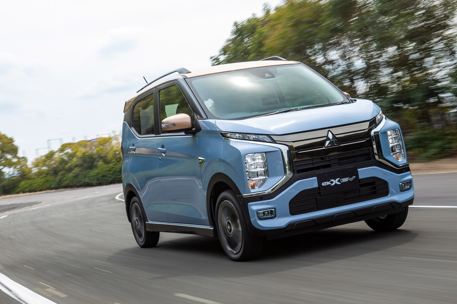 三菱が新型軽EV「eKクロスEV」を発表 航続距離180kmの新しい電動コミューター 【ニュース】 - webCG