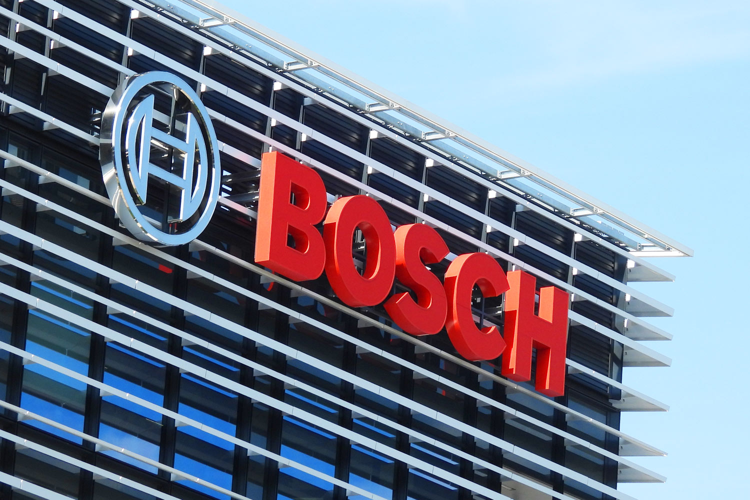 ボッシュが神奈川・横浜の新本社を公開 日本での事業強化のために開発体制を再構築 【ニュース】 - webCG