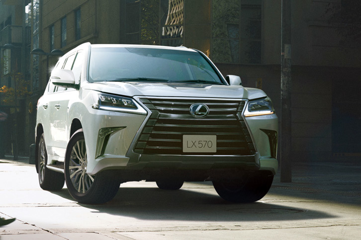「レクサスLX」が一部改良、2列シート仕様が登場 【ニュース】 - webCG
