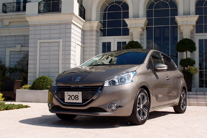 プジョーの新型コンパクト「208」が日本上陸 【ニュース】 - webCG