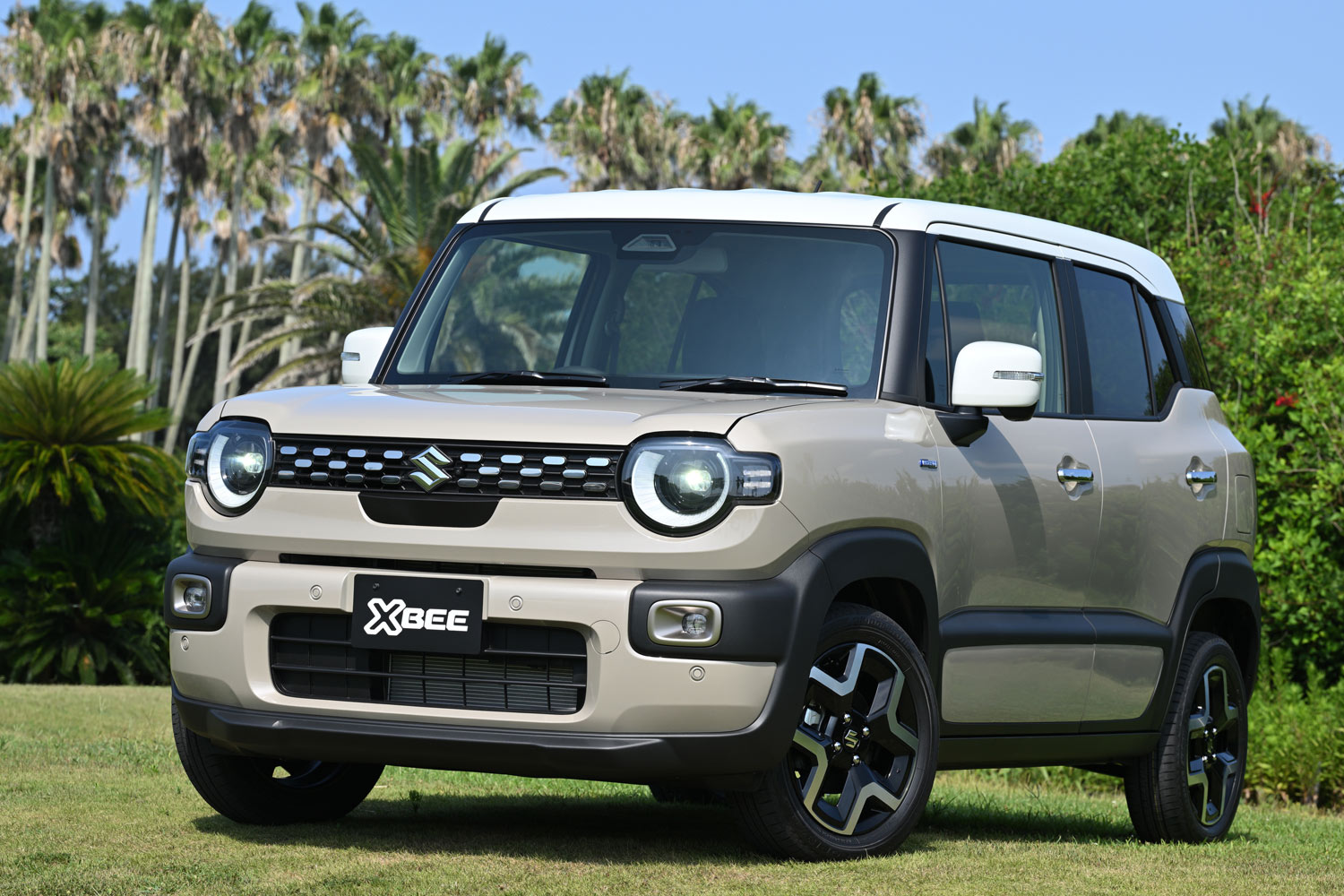 スズキがコンパクトSUV「クロスビー」を大幅改良 デザインも機能も走りも強化 【ニュース】 - webCG