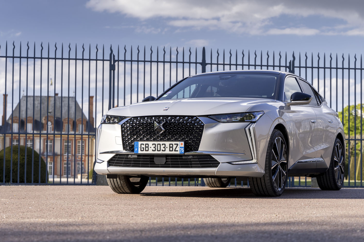 DS 4リヴォリE-TENSE（FF/8AT）【海外試乗記】 新時代の高級車 - webCG