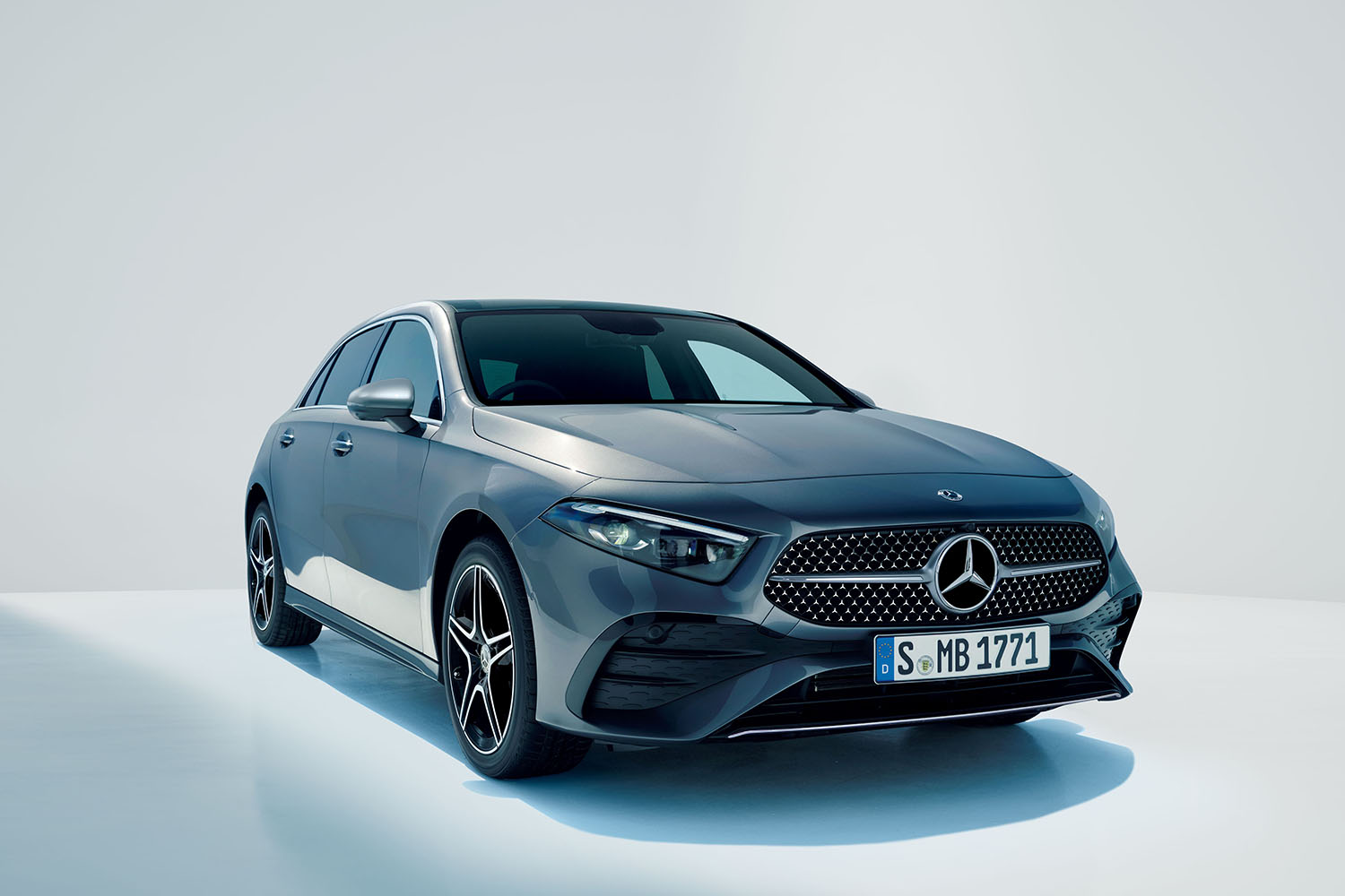 メルセデス・ベンツの「Aクラス」「CLA」「CLAシューティングブレーク」「GLA」に新グレード「アーバンスターズ」登場 【ニュース】 - webCG