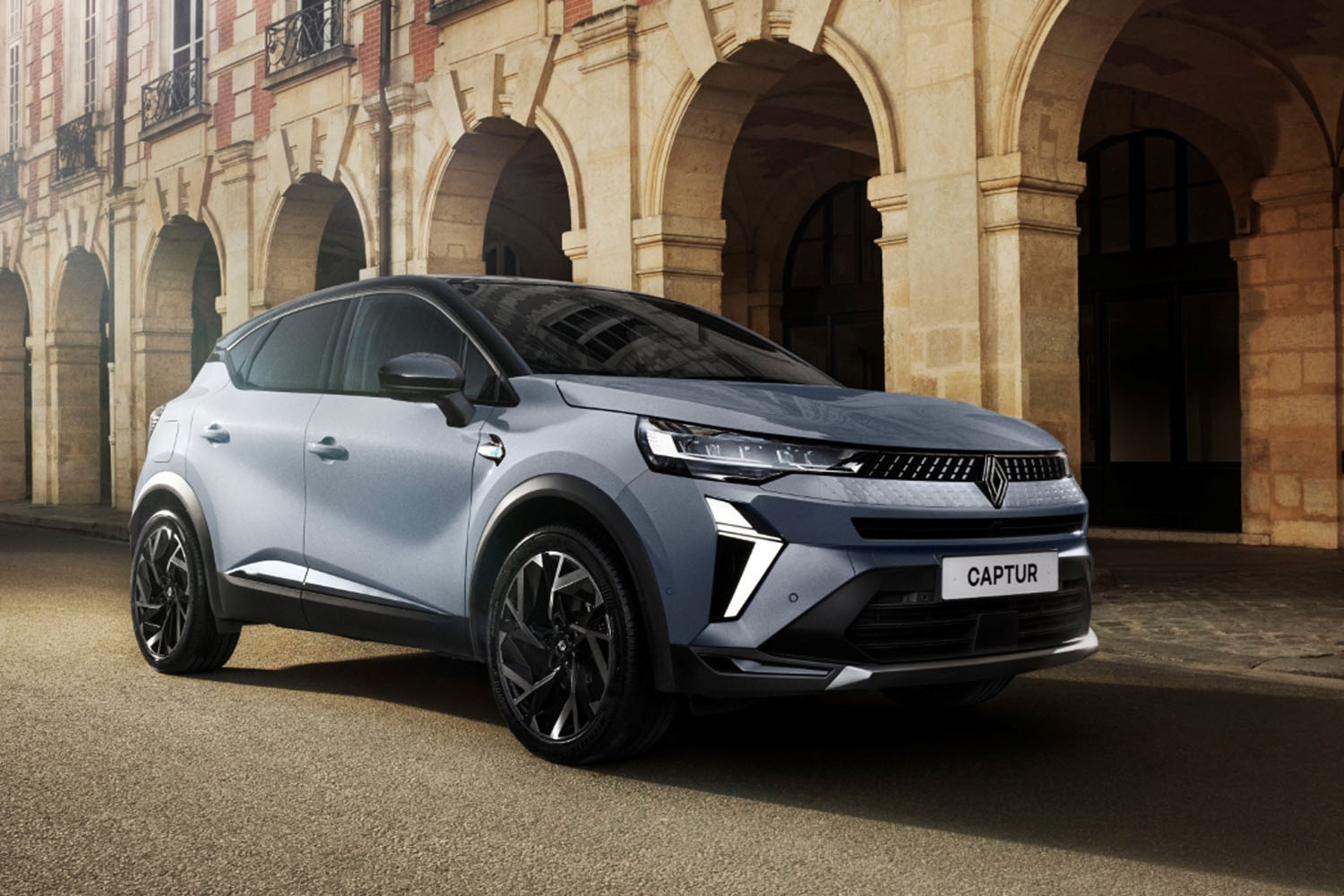 マイナーチェンジした「ルノー・キャプチャー」が上陸 マイルドハイブリッド車も登場 【ニュース】 - webCG