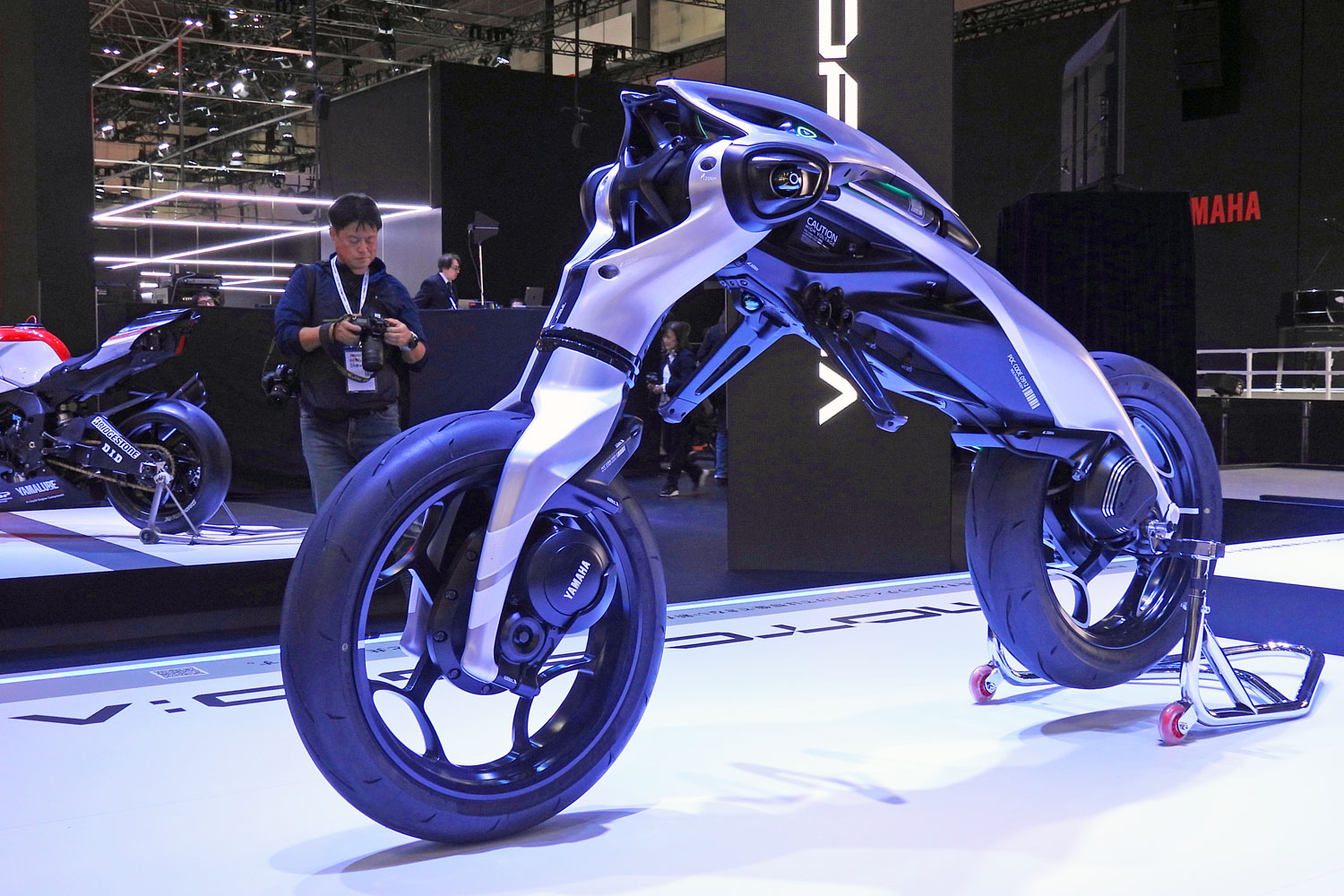 ヤマハがAIで進化するモーターサイクルや三輪BEVのコンセプトモデルを世界初公開【ジャパンモビリティショー2025】 【ニュース】 - webCG