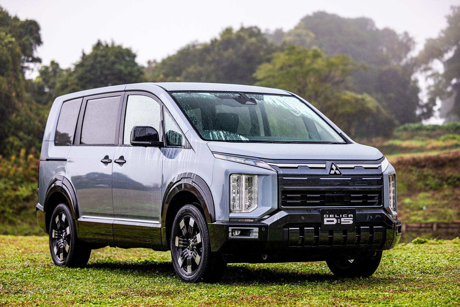 三菱が「デリカD：5」のマイナーチェンジモデルを正式発売 内外装や走行システムをアップデート 【ニュース】 - webCG