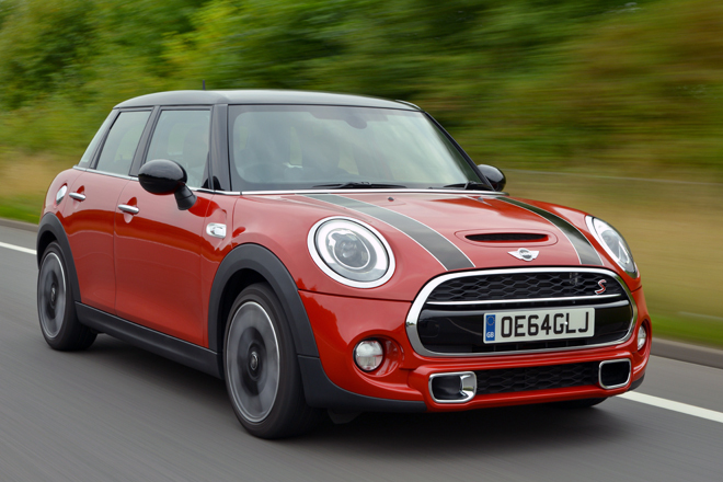 「MINI」に5ドアの5人乗りモデルが登場 【ニュース】 - webCG