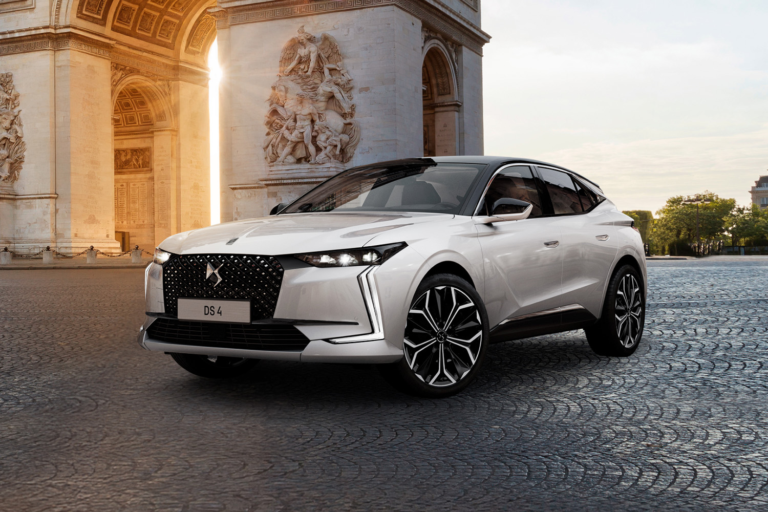 「DS 4」に最上級のナッパレザー内装を採用した限定車登場 【ニュース】 - webCG