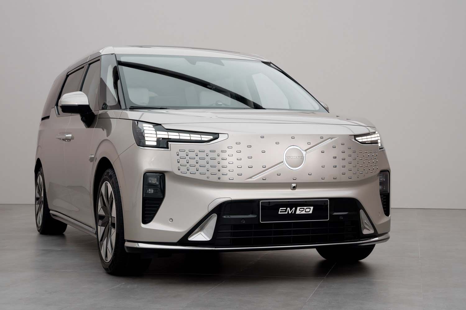 ボルボEM90 内装・外装など46枚 【画像・写真】 - webCG