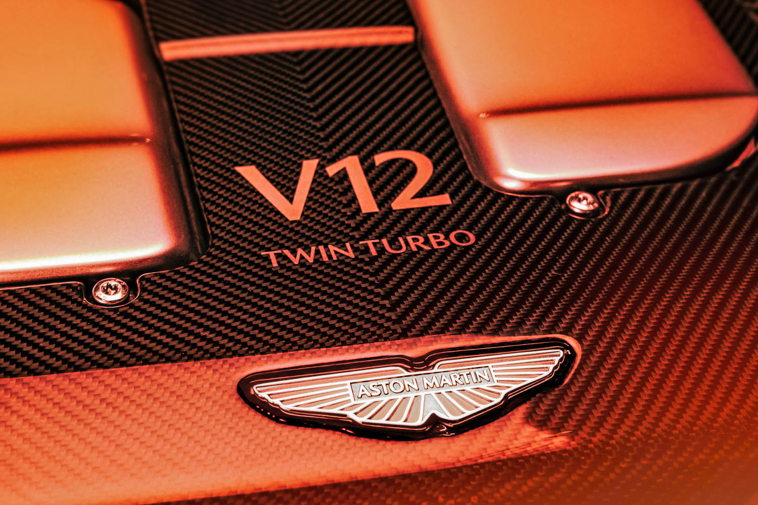 スーパーカーブランドにとって12気筒エンジンとは何なのか？ - webCG