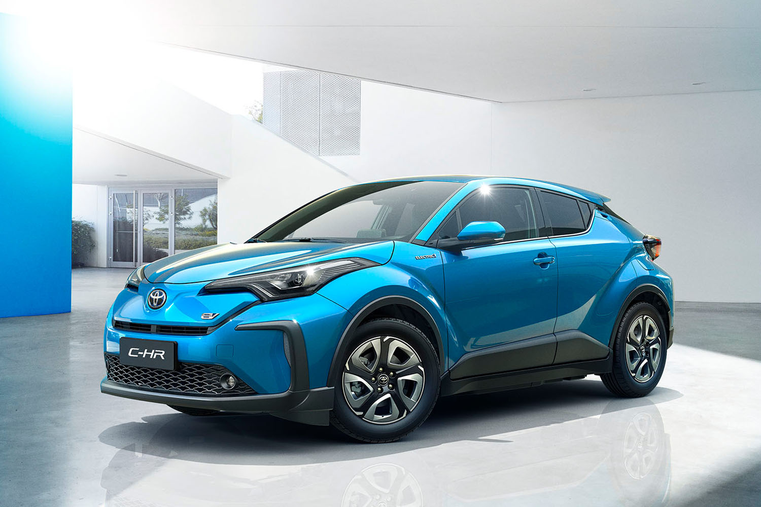 【上海ショー2019】トヨタが「C-HR」と「IZOA」のEVを世界初公開 【ニュース】 - webCG