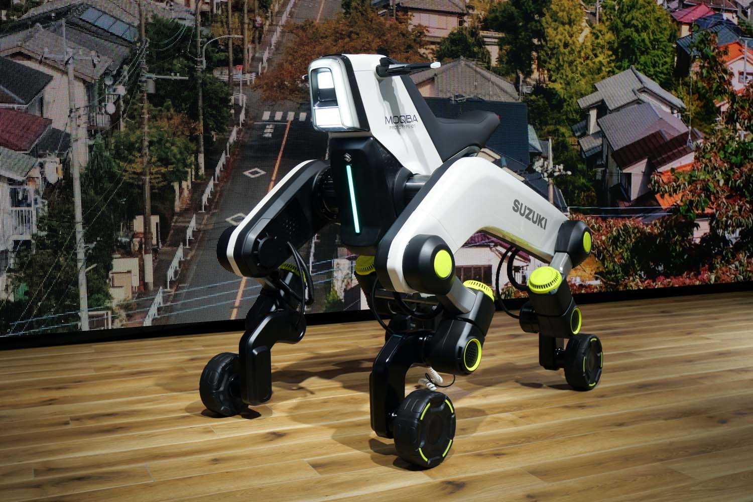 これがおすすめ！ スズキMOQBA（モクバ）：本当に必要な次世代モビリティー【ジャパンモビリティショー2023】 - webCG