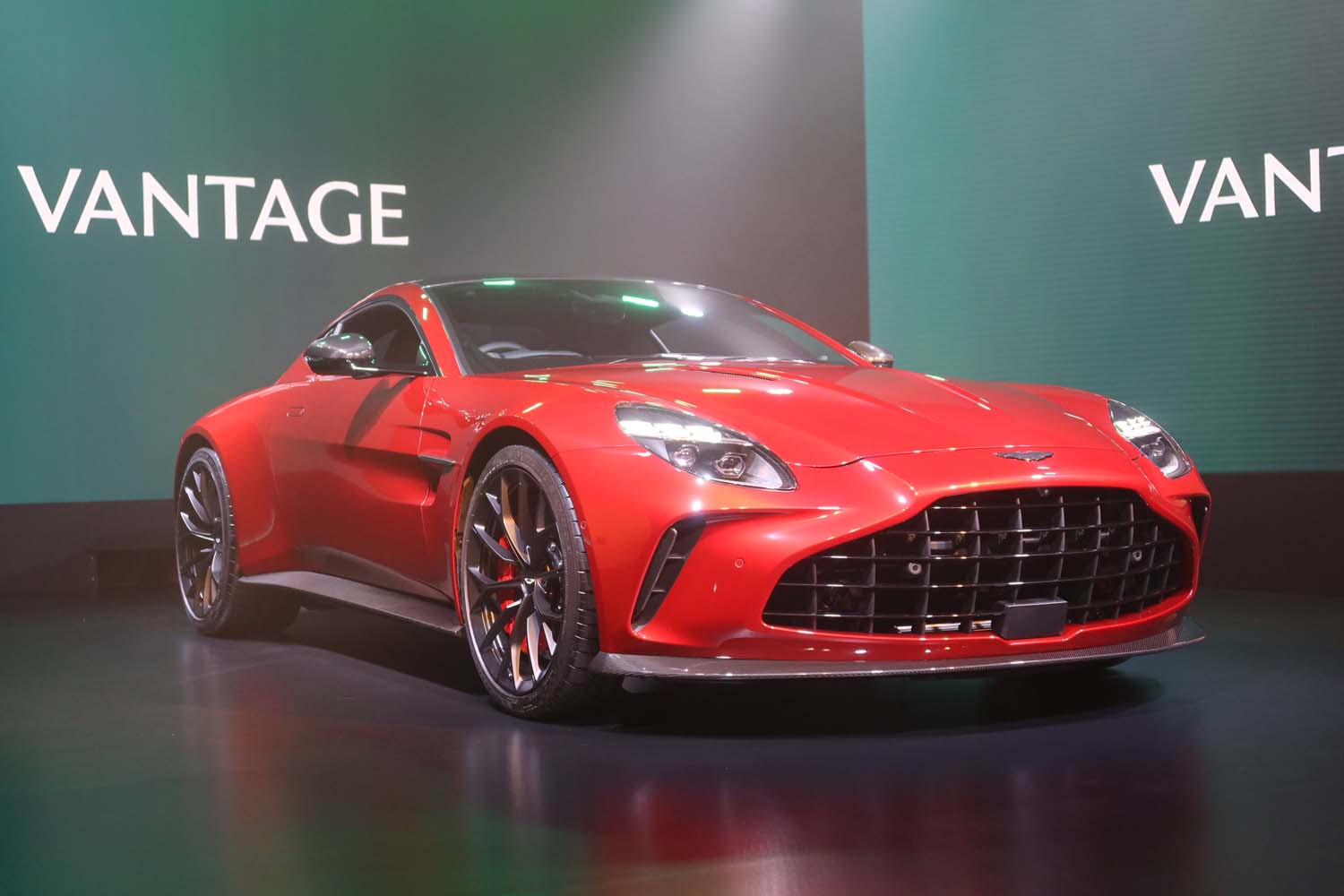 一気に155PSアップ！ 改良型「アストンマーティン・ヴァンテージ」日本上陸 【ニュース】 - webCG