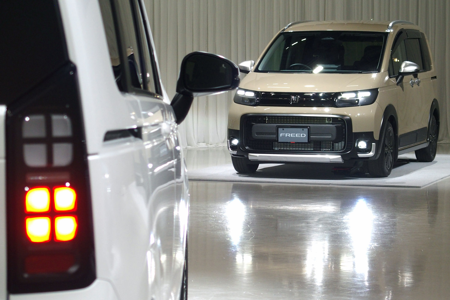 新型「ホンダ・フリード」vs.「トヨタ・シエンタ」 そのバトルの行方は？ - webCG