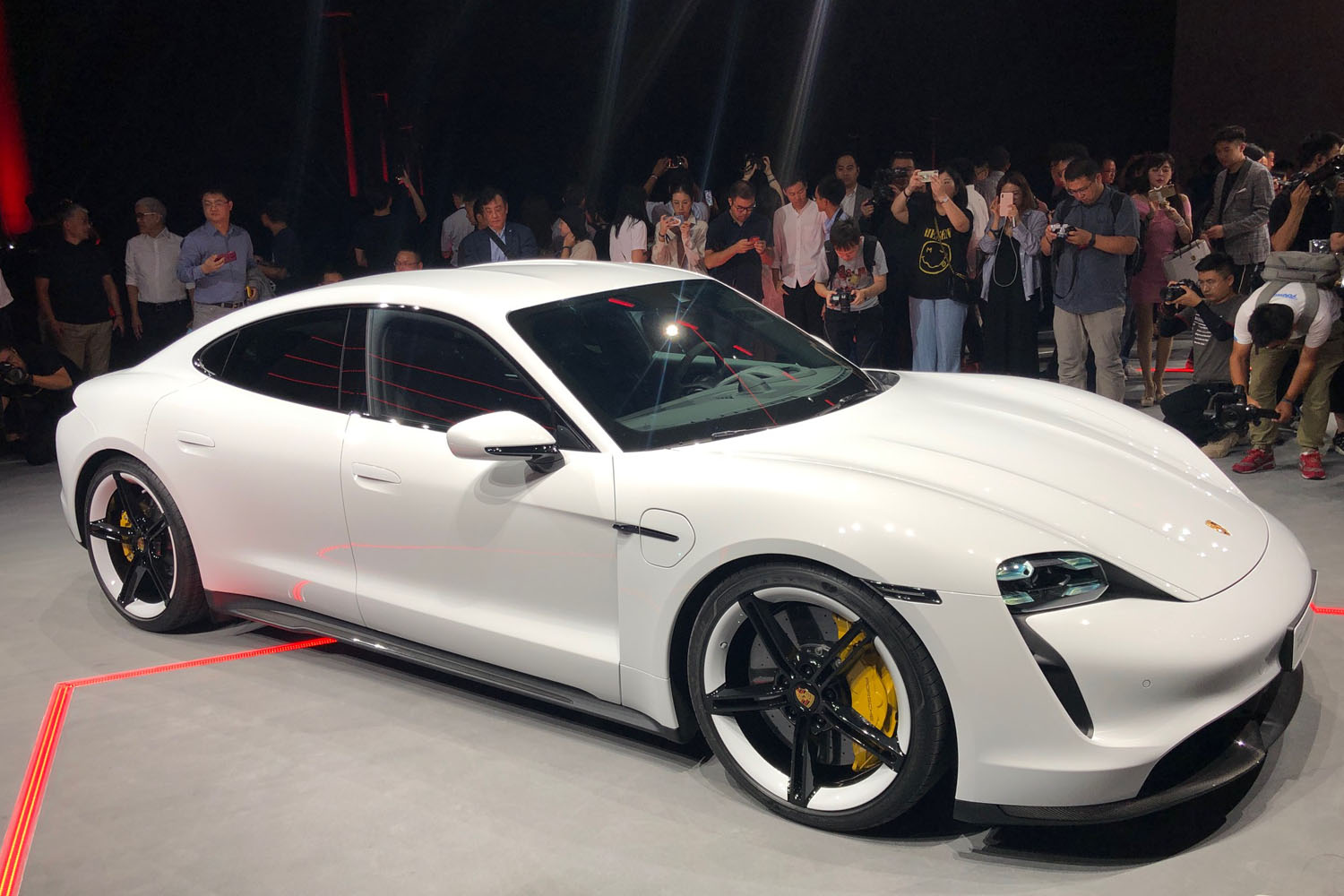 第586回：ブランド初のEVは0-100km/h加速2.8秒！ 「ポルシェ・タイカン」のメカニズムを知る 【エディターから一言】 - webCG