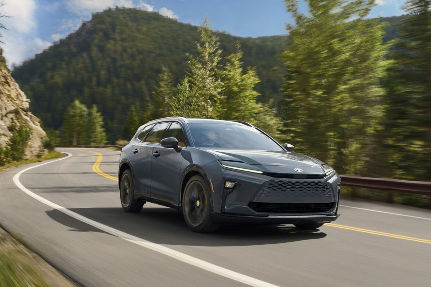 世界に羽ばたく「トヨタ・クラウン」 その将来性を考える - webCG