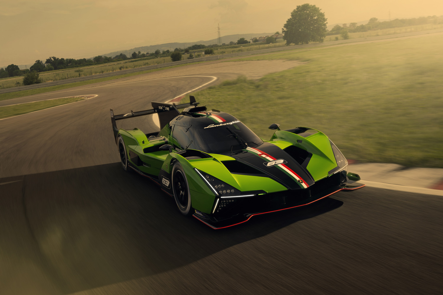 ランボルギーニが英グッドウッドでハイブリッドレーシングモデル「SC63」を世界初公開 【ニュース】 - webCG