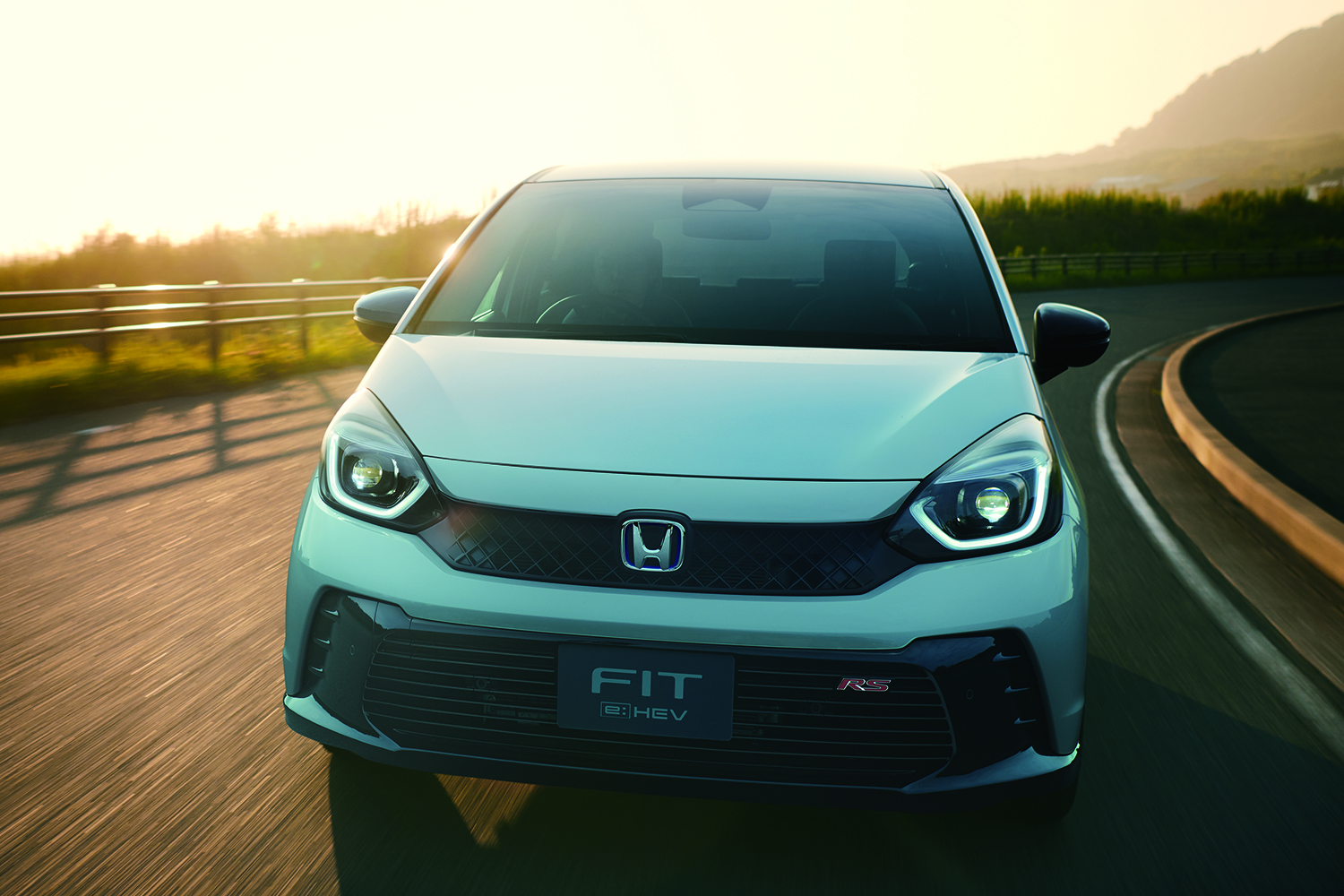 ホンダが「フィット」をマイナーチェンジ 走りのグレード「RS」を新規設定 【ニュース】 - webCG