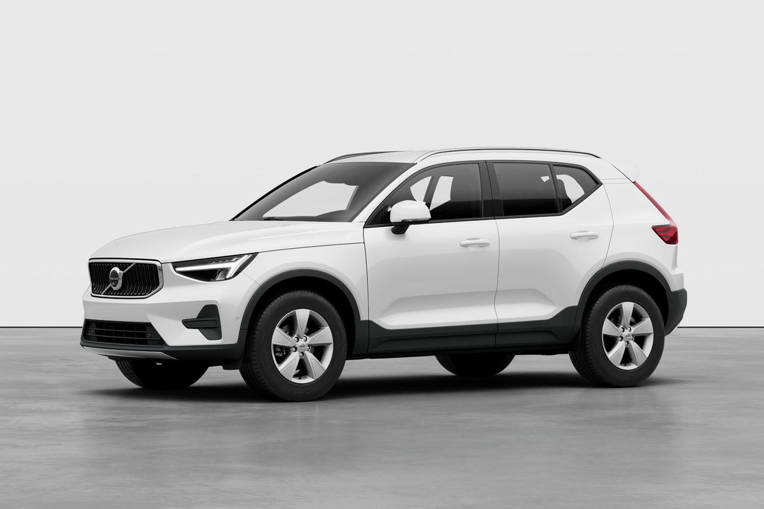 「ボルボXC40」の新たな最廉価モデル「XC40エッセンシャルB3」発売 【ニュース】 - webCG