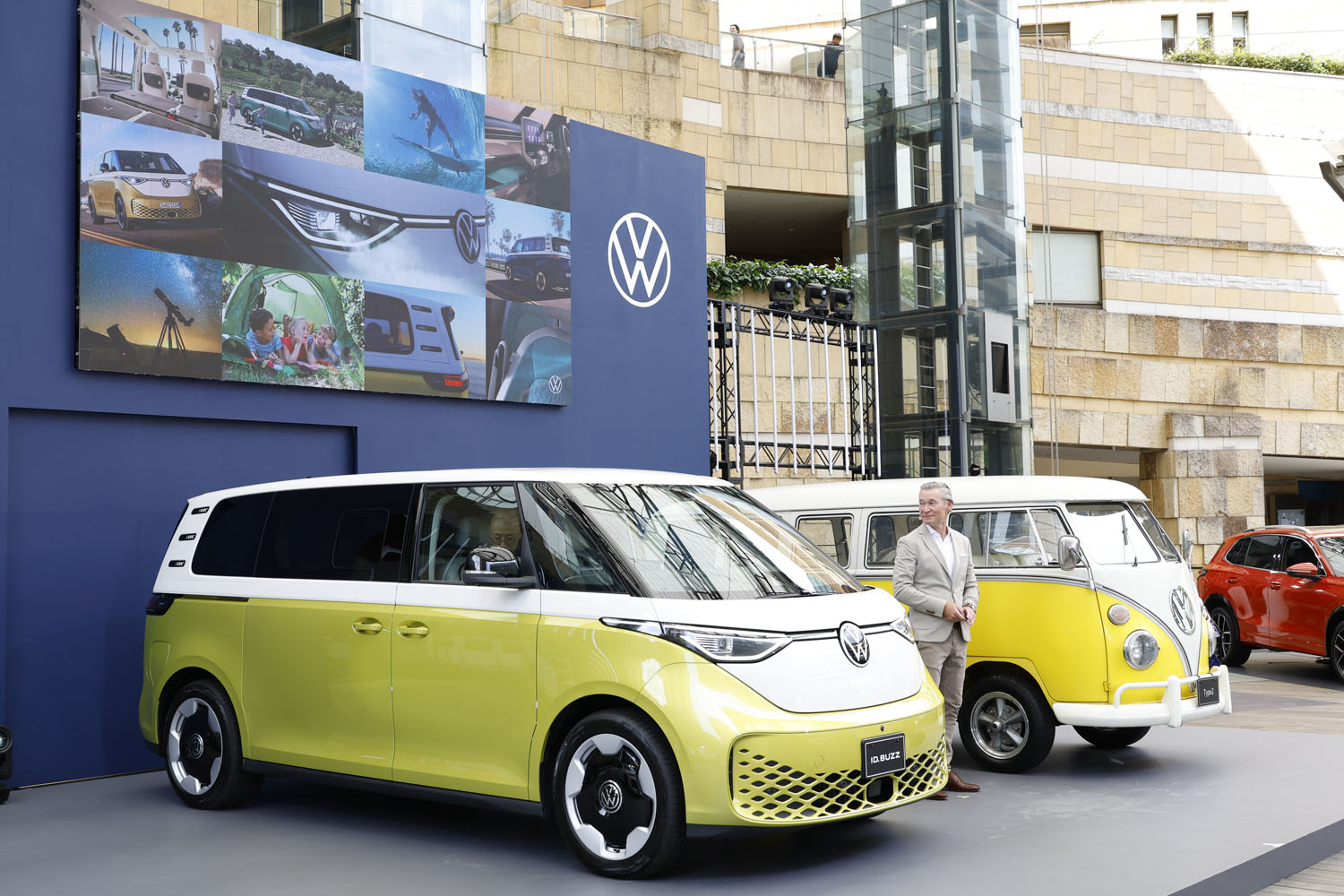 ついに正式発売されたフォルクスワーゲンの電動ミニバン「ID. Buzz」 その狙いに迫る - webCG