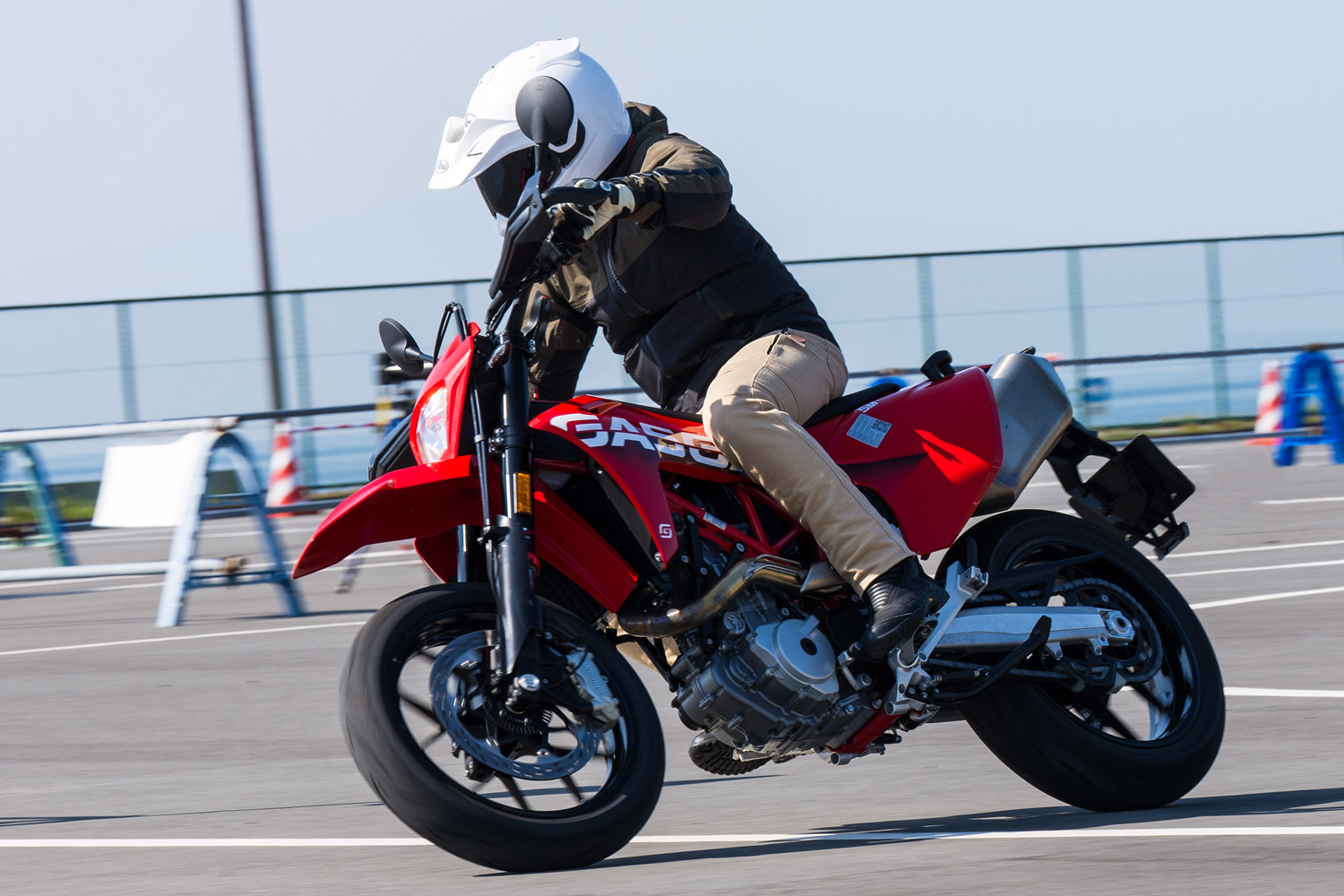 GASGAS SM700（6MT） 【JAIA輸入二輪車試乗会2025】 - webCG