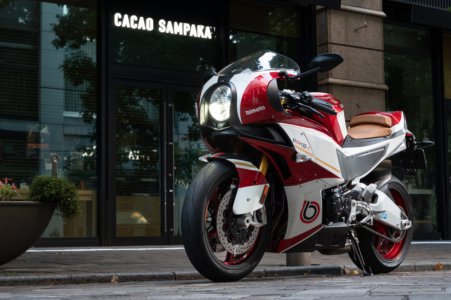 ビモータKB4（6MT）【レビュー】 日伊合作の個性と独創 - webCG