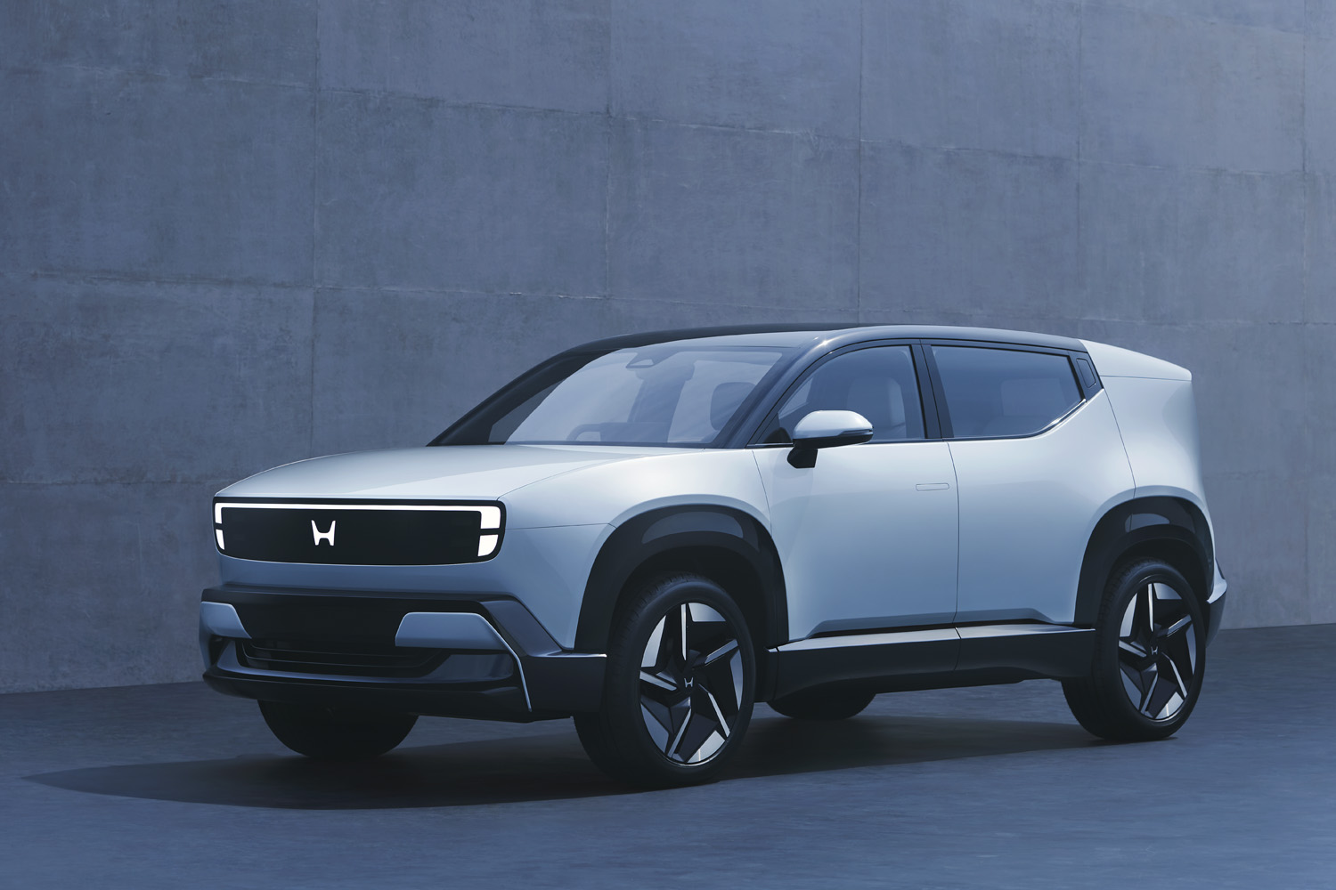 ホンダがBEVのプロトタイプ2台と市販予定のハイブリッド車を初披露【ジャパンモビリティショー2025】 【ニュース】 - webCG