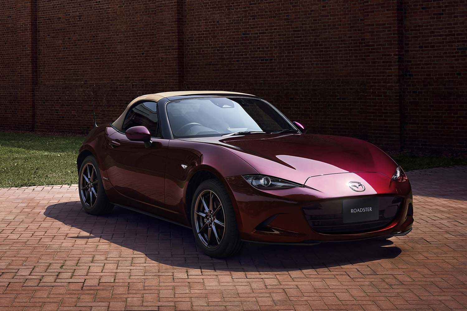 マツダが「ロードスター35周年記念車」の価格を発表 注文受け付けもスタート 【ニュース】 - webCG