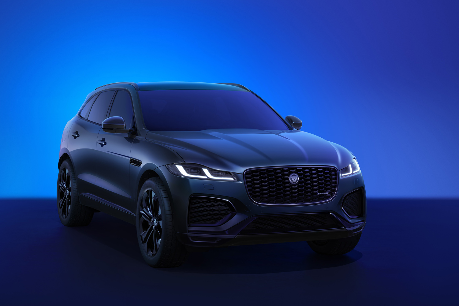 「ジャガーFペース」に台数105台の限定車「R-DYNAMIC CURATED FOR JAPAN」登場 【ニュース】 - webCG