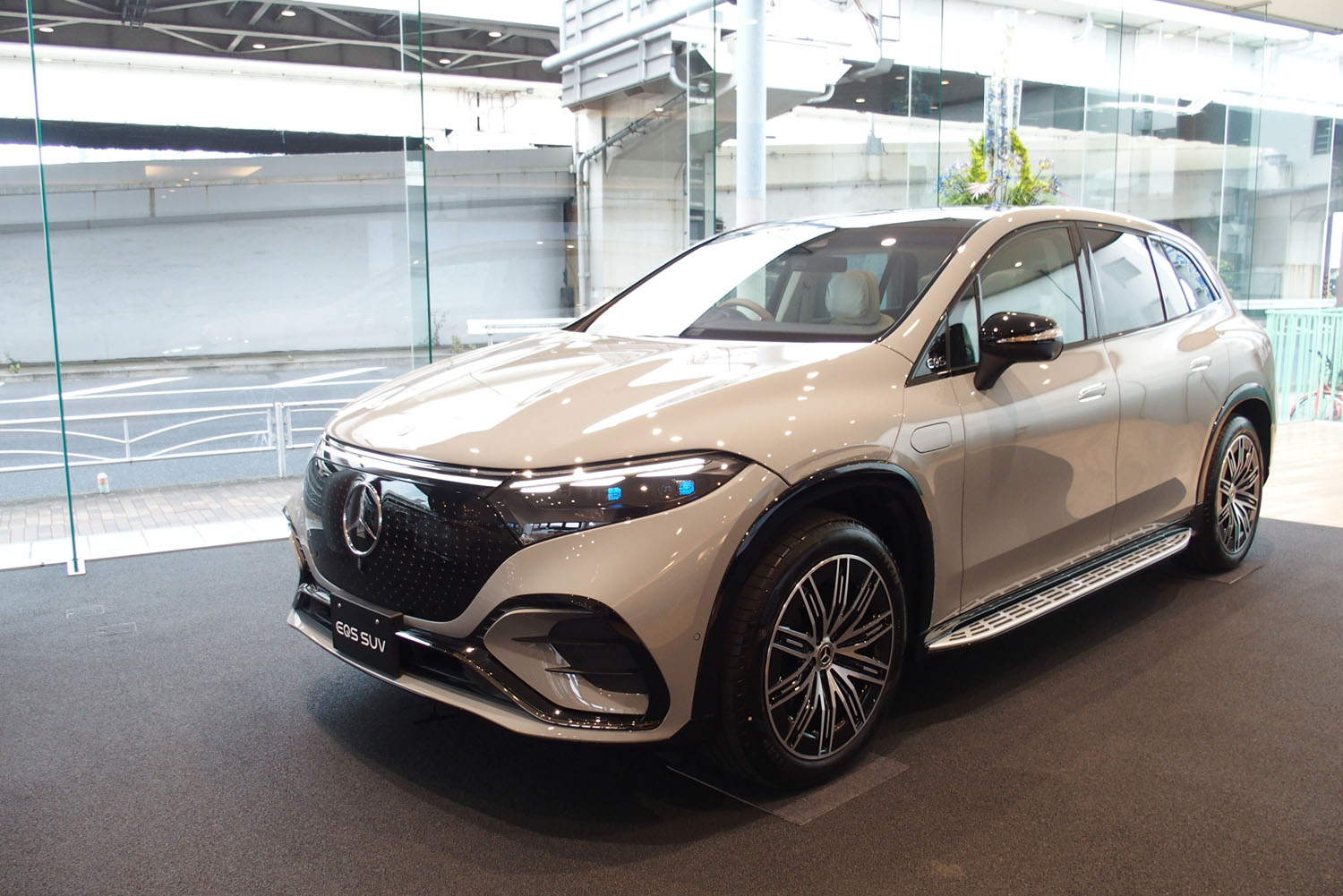 メルセデス・ベンツEQS SUV 内装・外装など72枚 【画像・写真】 - webCG