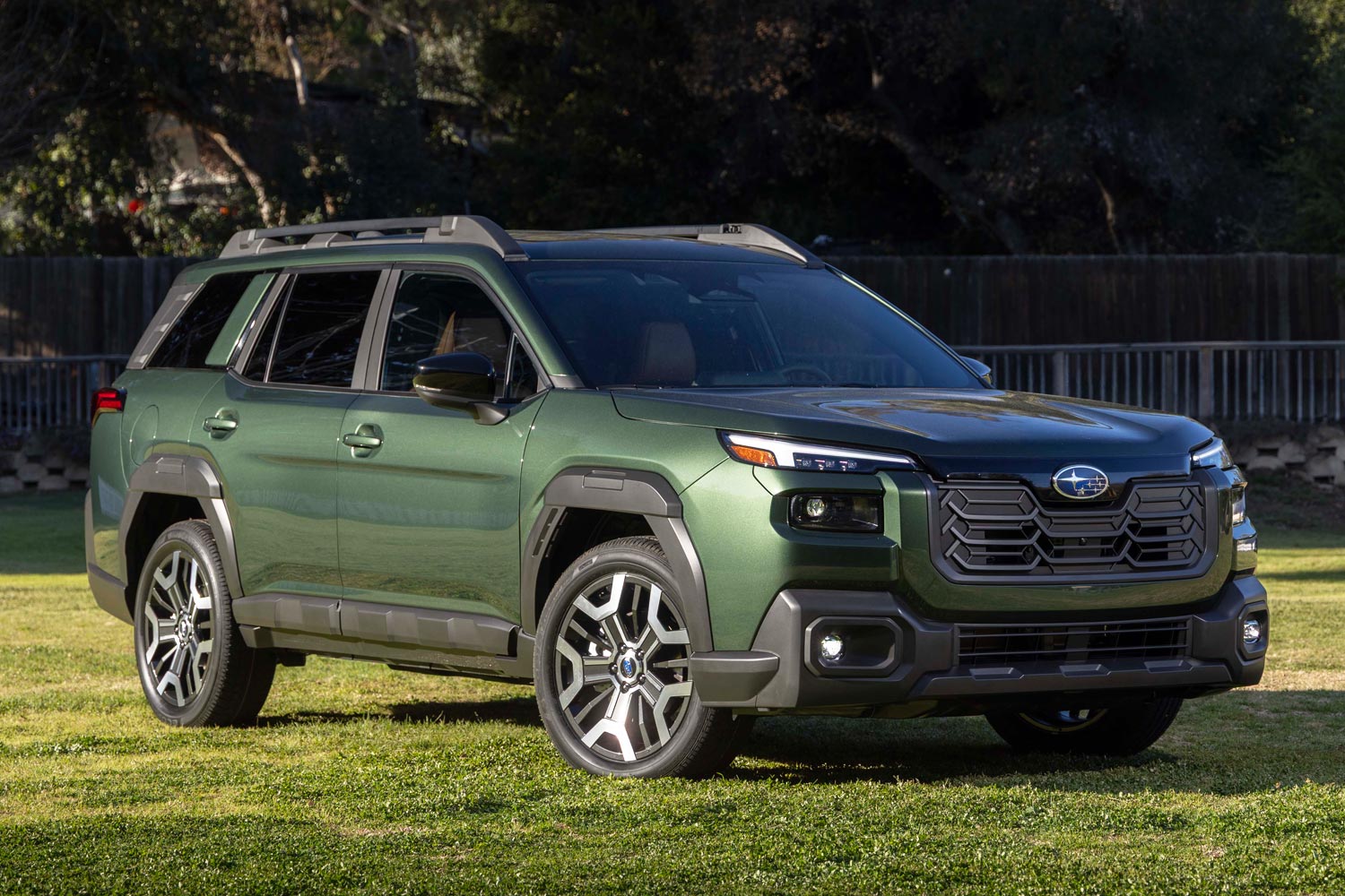 海の向こうでコンニチハ！ ニューヨークで発表された3台の新しいスバルを考察する - webCG