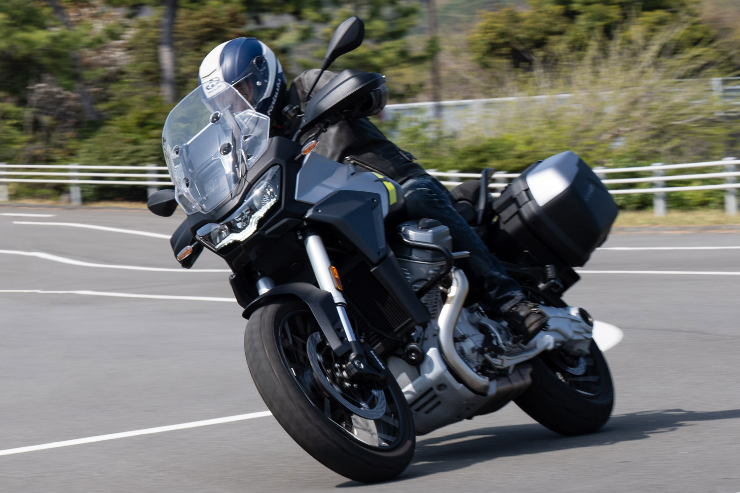 モト・グッツィ・ステルビオ（6MT） 【JAIA輸入二輪車試乗会2025】 - webCG