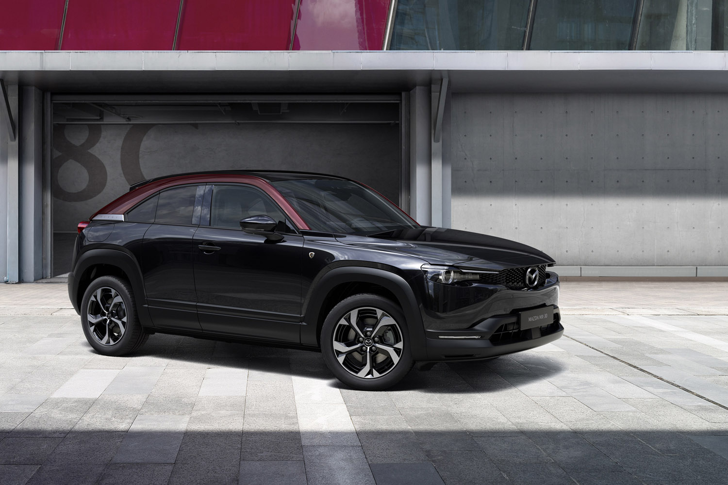 マツダが新型ロータリーエンジン搭載のPHEV「MX-30 e-SKYACTIV R-EV」を日本初公開【オートモビル カウンシル2023】 【ニュース】 - webCG