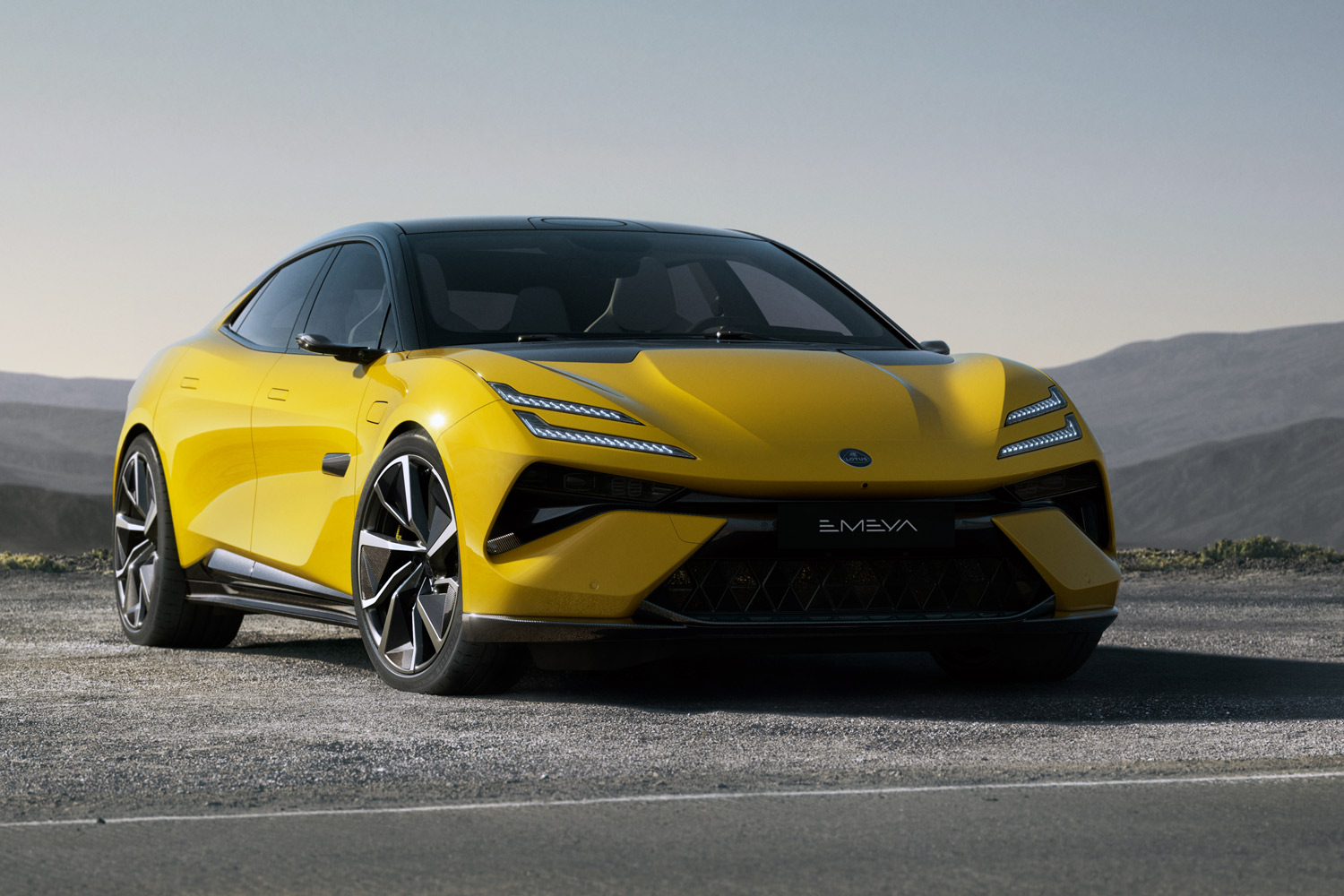 ロータスが新型EV「エメヤ」を発表 最高出力905HPの高性能4ドアGT 【ニュース】 - webCG