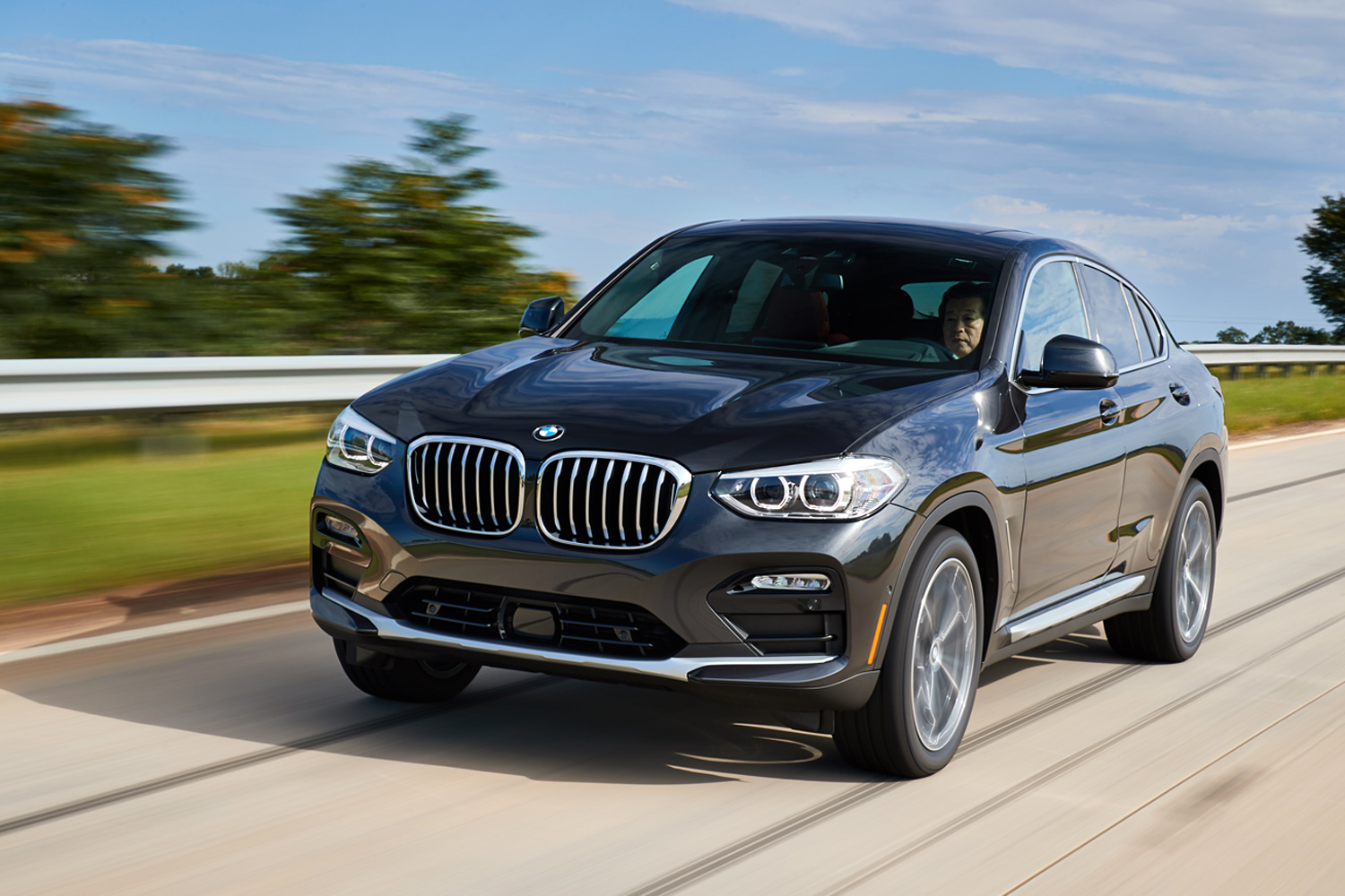 BMW X4 xDrive30i（4WD/8AT）／X4 xDriveM40d（4WD/8AT）【海外試乗記】 期待通りでグンと上質 - webCG