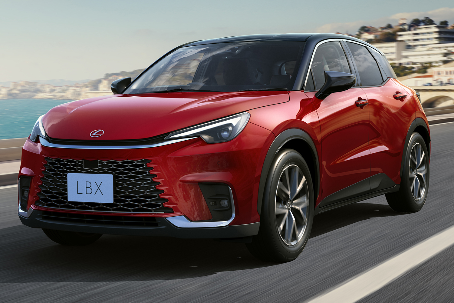 「レクサスLBX」の新グレード“アクティブ”登場 走りの質感向上を目的とした改良も実施 【ニュース】 - webCG