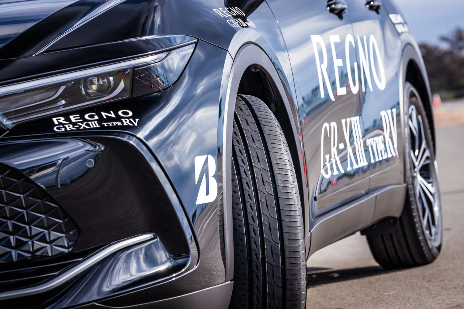第819回：すべてのシートで快適 ブリヂストンのRV専用タイヤ「レグノGR-XIIIタイプRV」の実力をチェック 【エディターから一言】 - webCG