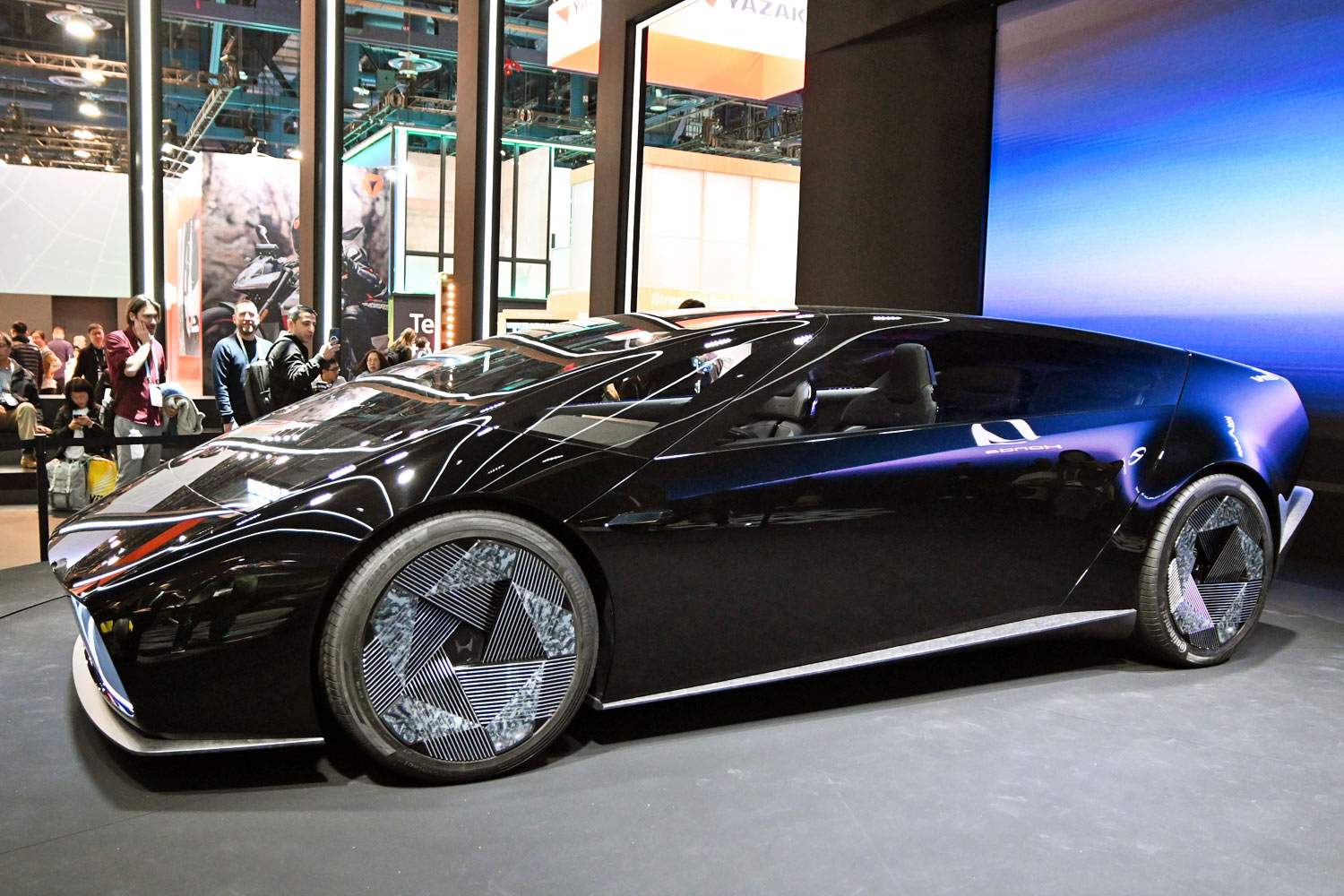 第775回：主役はやっぱり「Honda 0」！ 世界最大のIT見本市「CES 2024」に見たクルマの未来 【エディターから一言】 - webCG