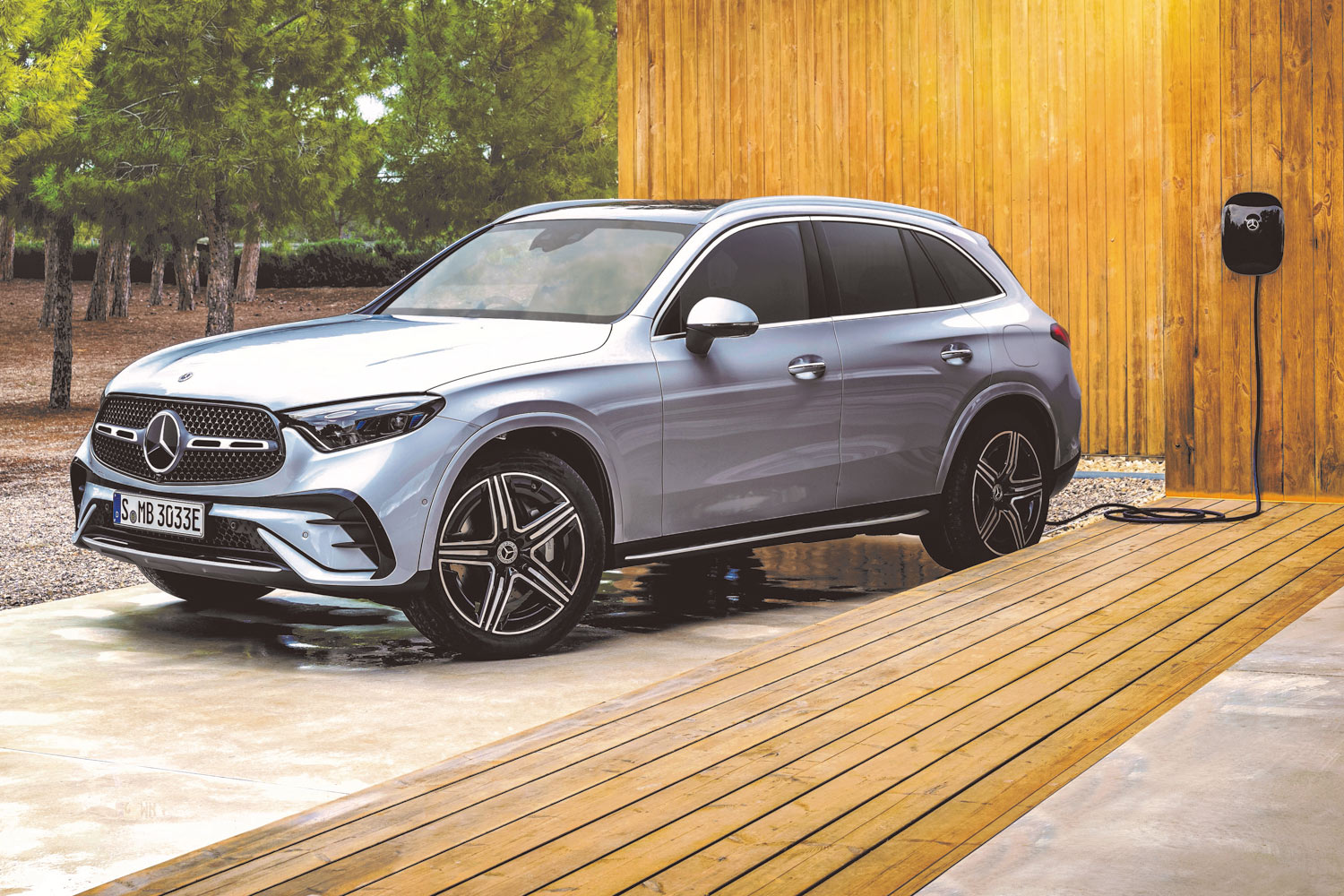 100km以上のEV走行が可能なPHEV！ 「メルセデス・ベンツGLC350e 4MATICスポーツ エディションスター」発売 【ニュース】 - webCG