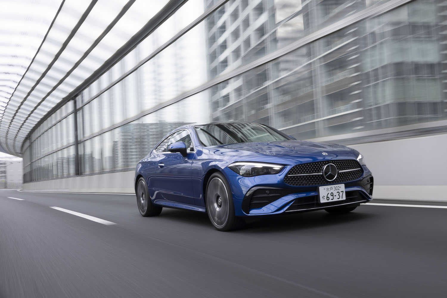 メルセデス・ベンツCLE クーペで至高のドライビングプレジャーを味わう 【メルセデス流“王道のクーペ”がかなえる世界＜AD＞】 - webCG