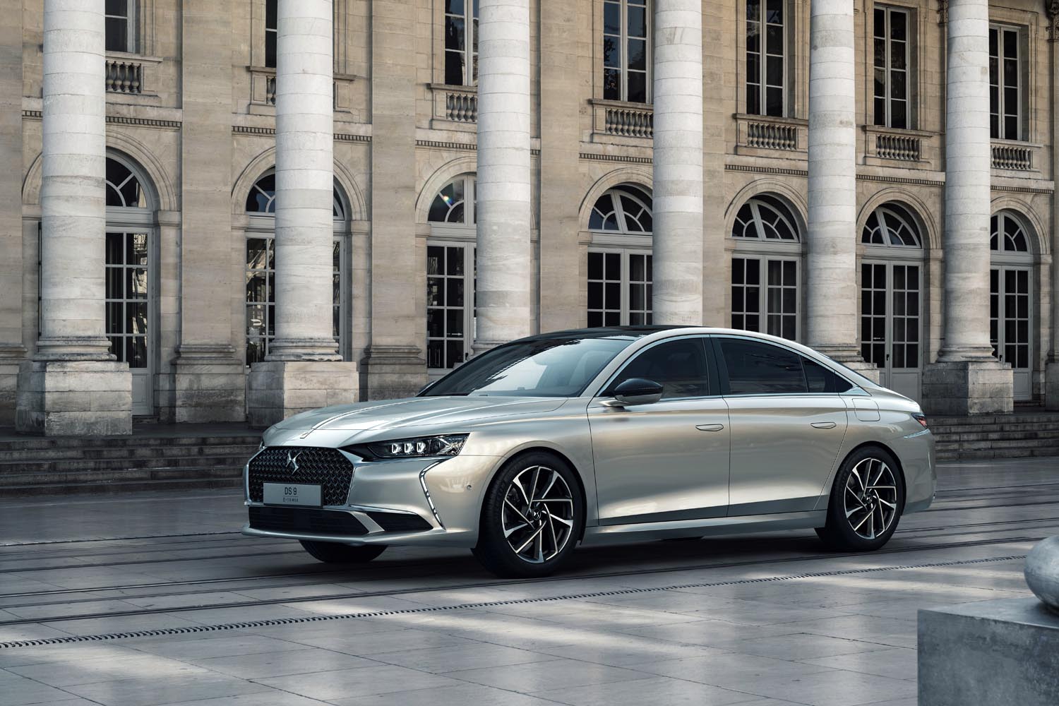新型フレンチラグジュアリーサルーン「DS 9」発売 【ニュース】 - webCG